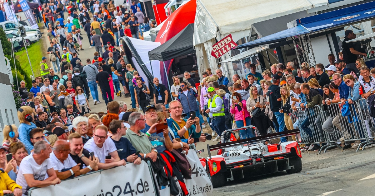 David Dědek z týmu Janík Motorsport veze z evropských vrchů historický ...